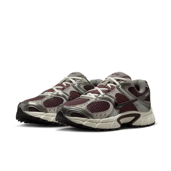 Nike V5 Rnr Sneakers With Reflective Accents - Red