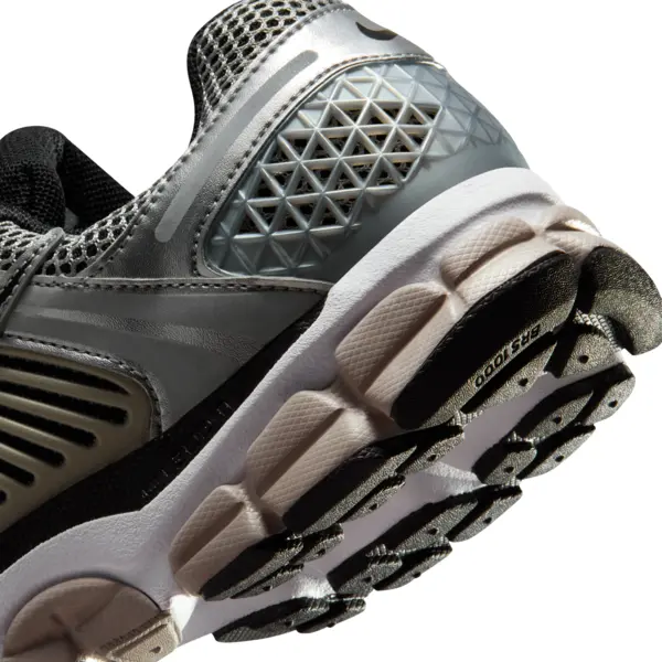 Nike Zoom Vomero 5 Sneakers - Grey
