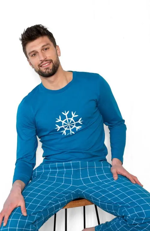 LEVERET Cotton Top & Flannel Pants Printed Holiday Pajama Set - Snowflake