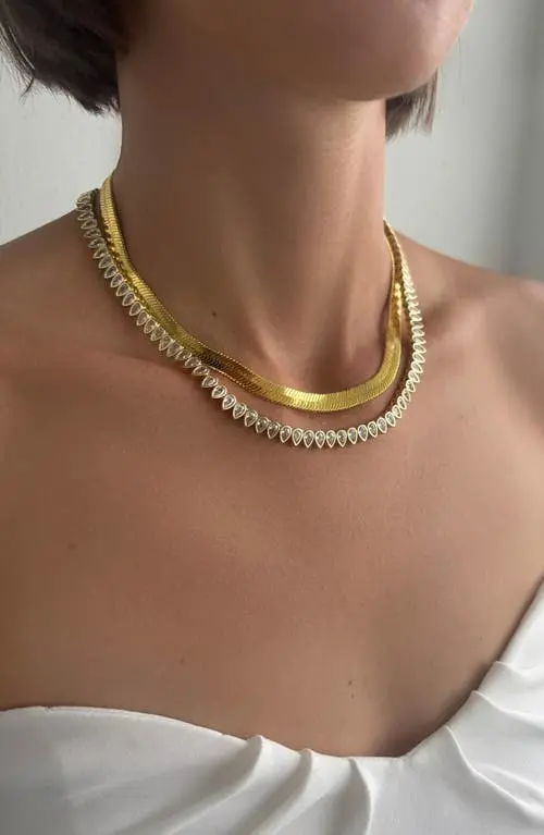 ST. MORAN Pear Crystal Collar Necklace