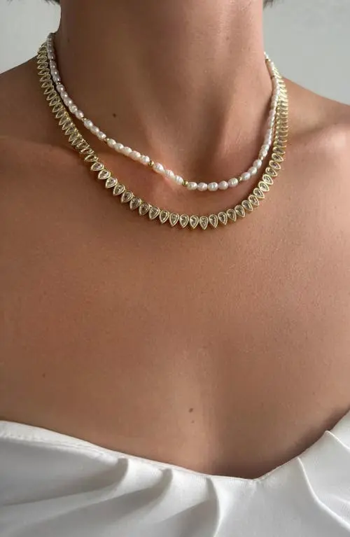 ST. MORAN Pear Crystal Collar Necklace