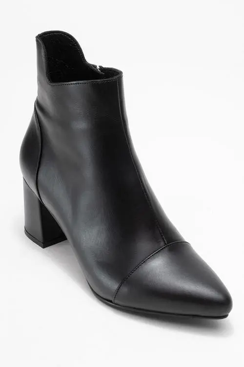 FOREVER & ALWAYS SHOES Gael Leather Block Heel Boot - Black Leather