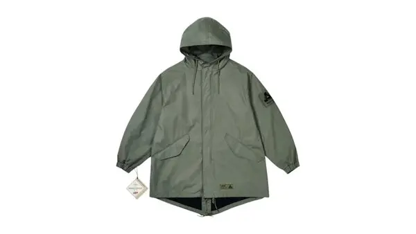 PALACE Gore-tex Windstopper P51 Parka