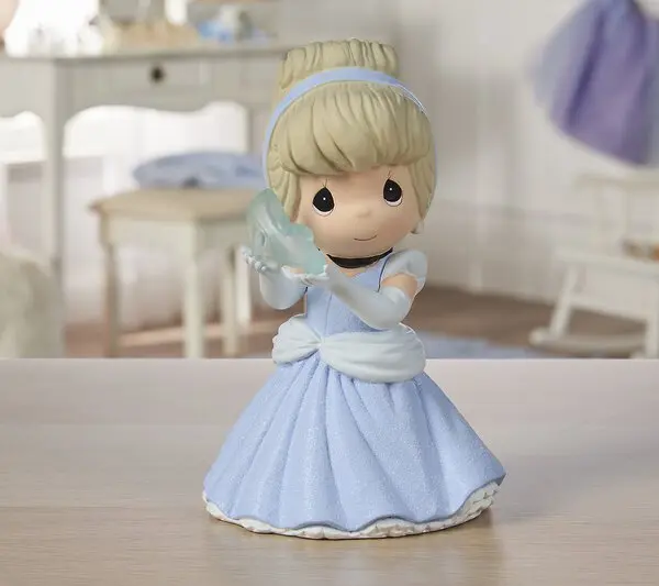 PRECIOUS MOMENTS Disney Cinderella With Slipper Figurine - One-color