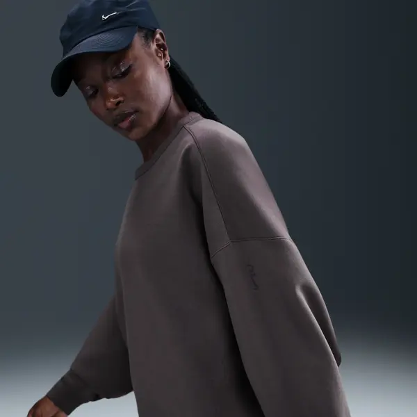 Nike 24.7 Impossiblysoft Dri-fit Oversized Crew-neck Top - Grey