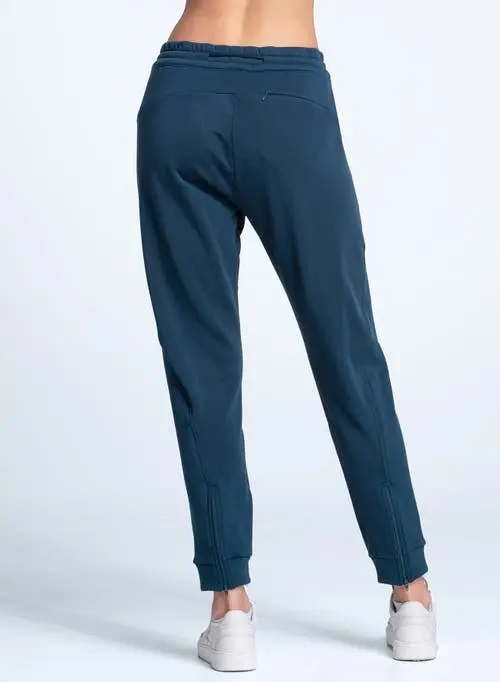 Lucky In Love Essential Fleece Jogger - Navy