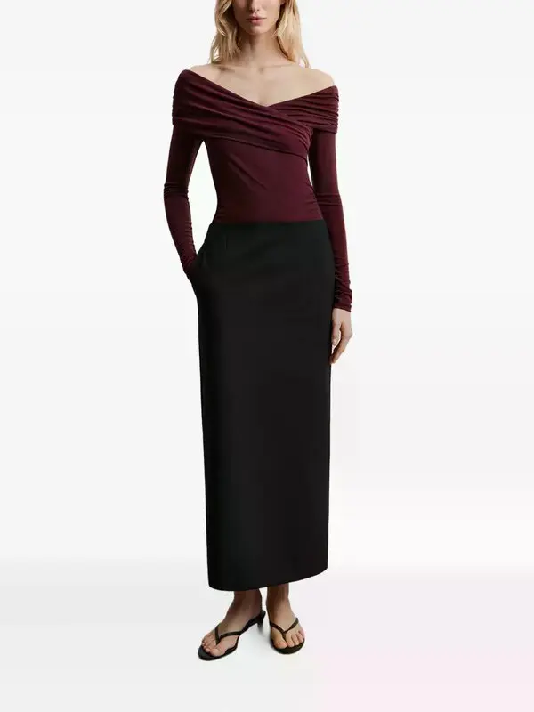 12 STOREEZ Off-shoulder Top - Red
