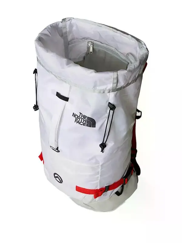 The North Face Verto 27-liter Backpack