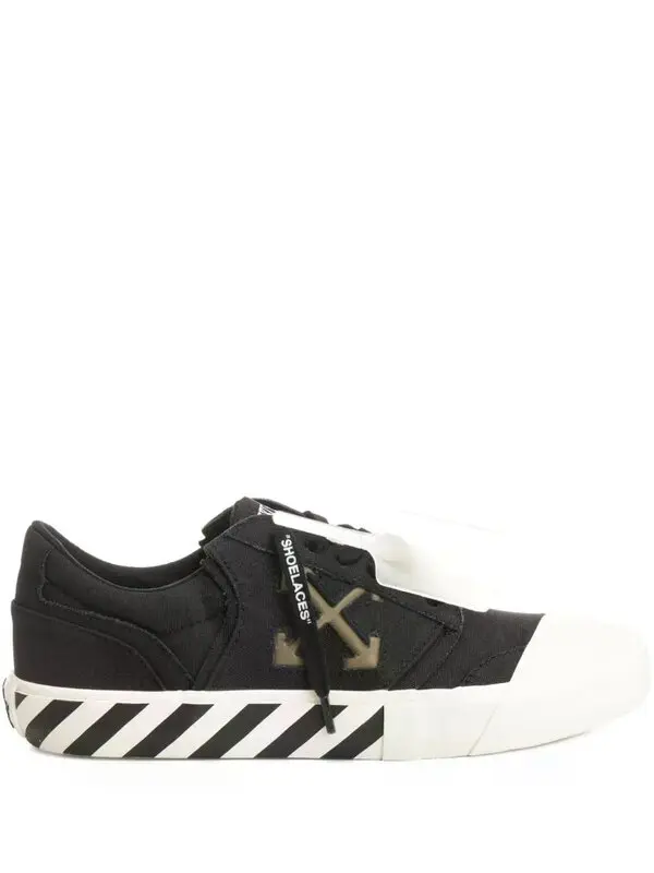 Off-White Stripe-detail Sneakers - Black