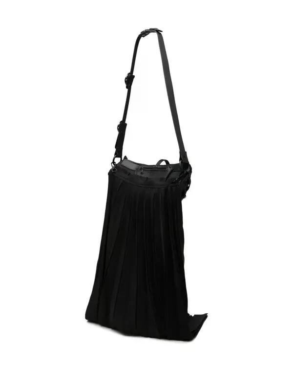 INNERRAUM Draped-detail Plissé-effect Shoulder Bag