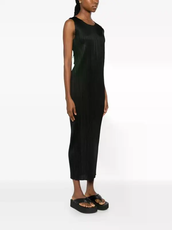 Issey Miyake Round-neck Sleeveless Dress - Black