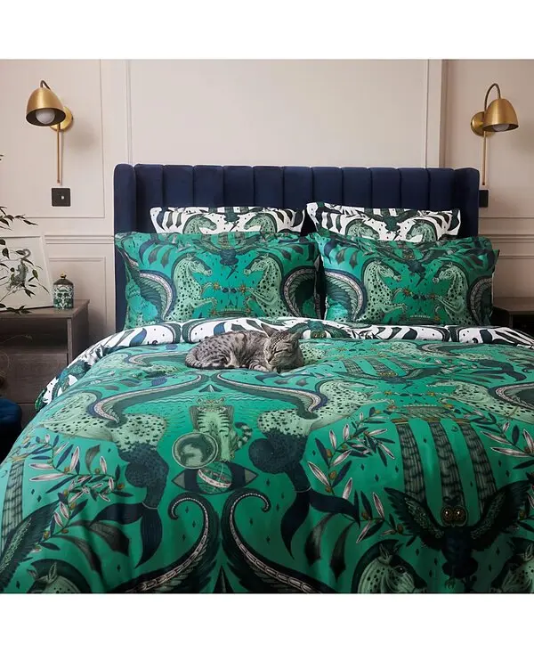 EMMA J SHIPLEY Odyssey Mythos Print Duvet Cover - Peacock/white
