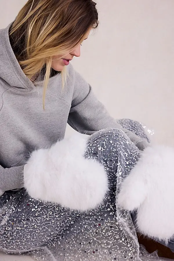 Free People Arctic Fur Mittens - Ivory