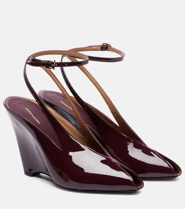 FERRAGAMO Arcadia 95 Patent Leather Sandals - Burgundy