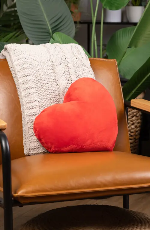 HUGIMALS WORLD Heart To Hug Pillow - Fearless Red