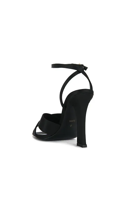 Raye Hanni Sandal