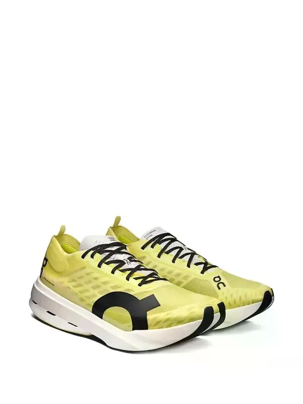 On Cloudboom Strike Sneakers - Yellow