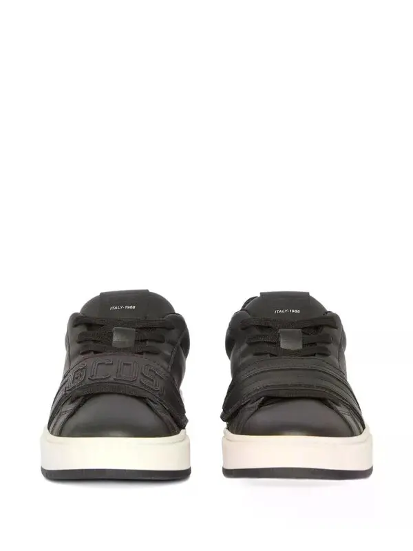 Gcds Logo-appliqué Sneakers - Black