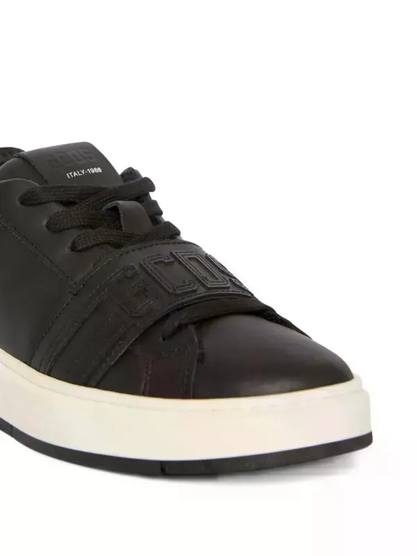 Gcds Logo-appliqué Sneakers - Black