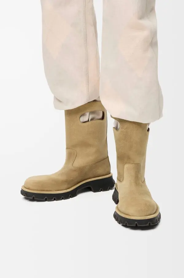 Loewe Bobby Boot In Waxed Split Leather - Sahara