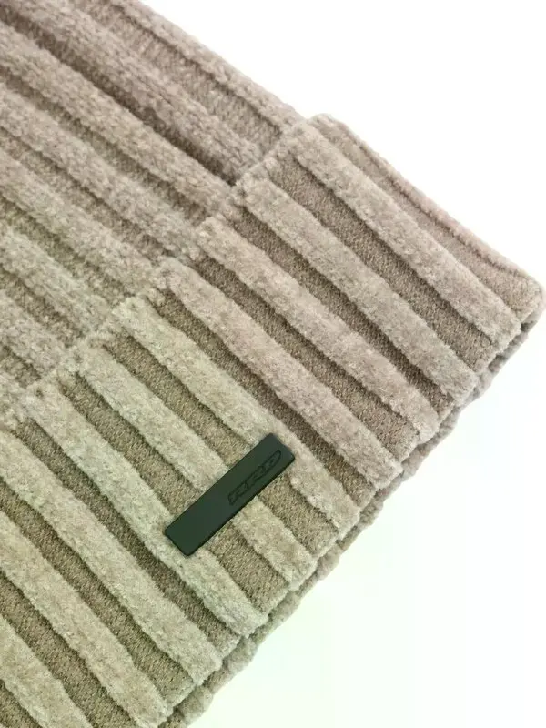 RRD Velvet-effect Ribbed Beanie - Neutrals