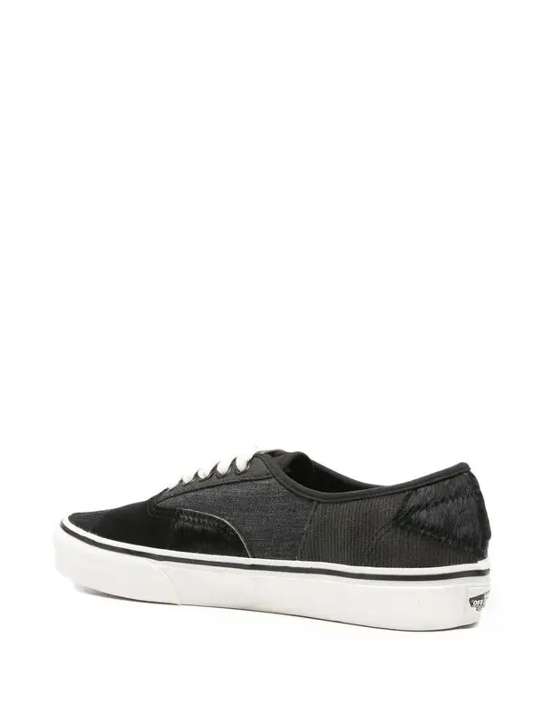 VANS Authentic Low Top Sneakers - Black