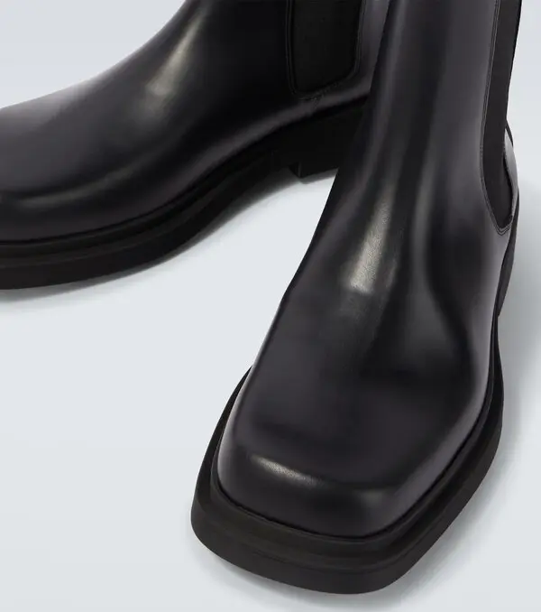 Bottega Veneta Ben Leather Chelsea Boots - Black