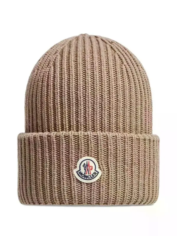 Moncler Ribbed Beanie With Logo Patch - Neutrals