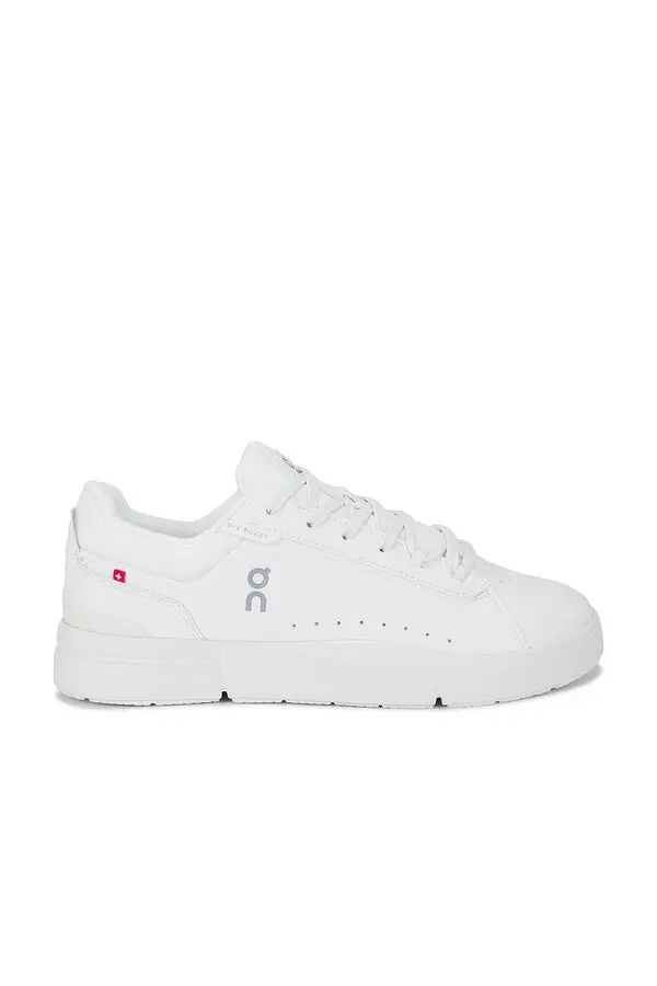 On The Roger Advantage Sneakers - White