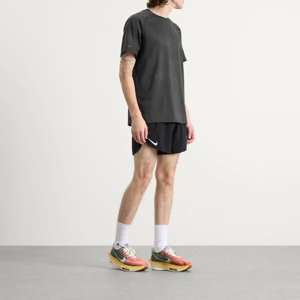 Nike Stride Short Sleeve T-shirt