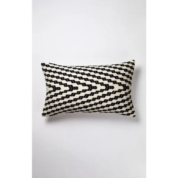 ARCHIVE NEW YORK Almolonga Handwoven Cotton Zig Zag Throw Pillow - White
