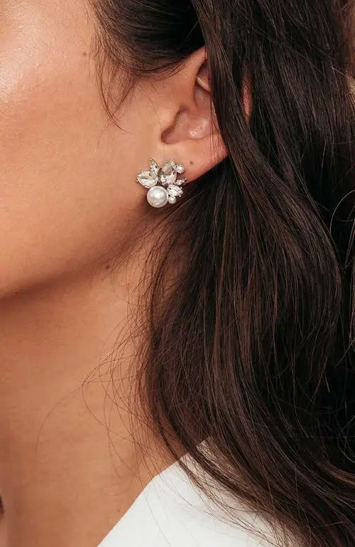 OLIVE & PIPER Fanned Floral Stud Earrings