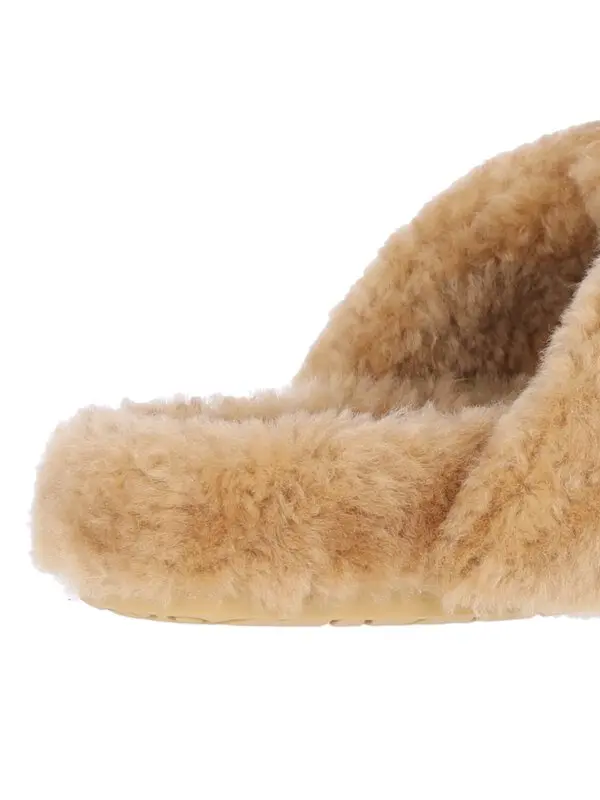 Loewe Shearling Thong Sandals - Beige