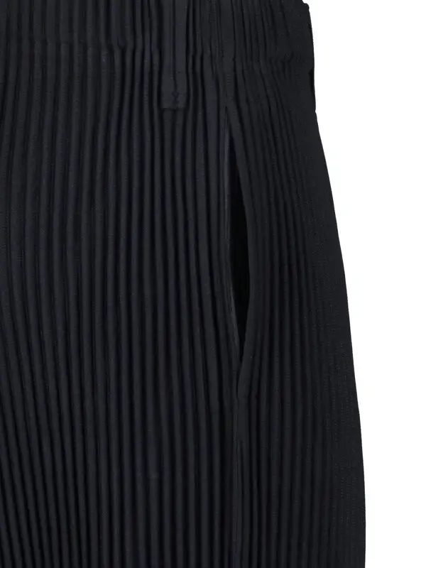 Issey Miyake Pleated Straight Leg Pants - Black