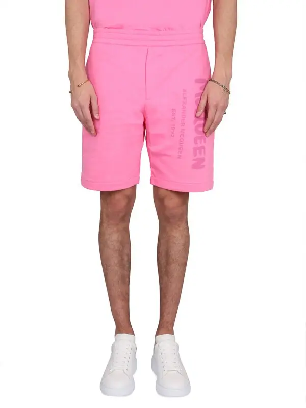 Alexander McQueen Bermuda Shorts With Logo Print - Fuchsia