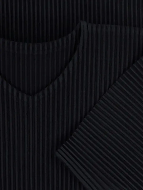 Issey Miyake Pleated T-shirt - Black