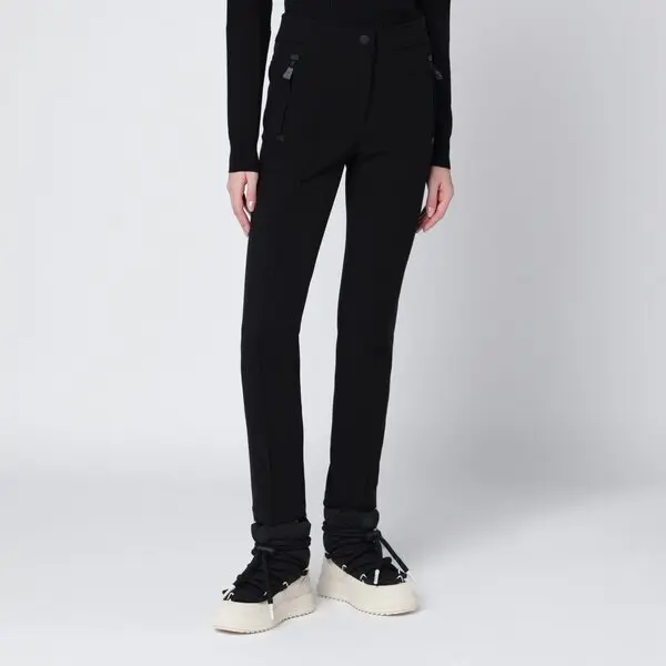 Moncler Slim Trousers In Gore-tex - Black
