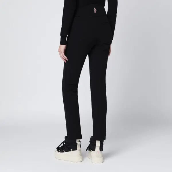 Moncler Slim Trousers In Gore-tex - Black