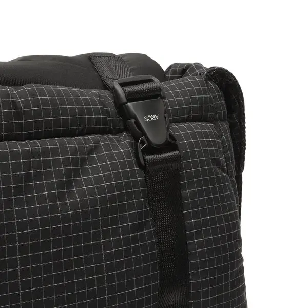 ARCS Flow Messenger Bag - Hex