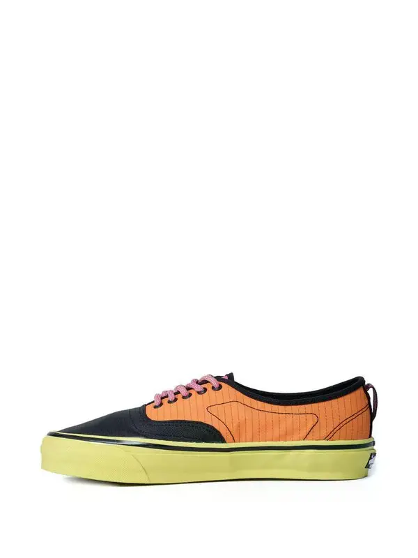 VANS Contrast Panel Low-top Sneakers