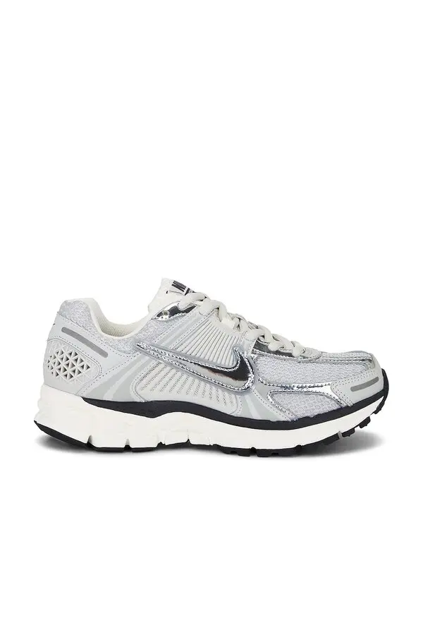 Nike Zoom Vomero Sneaker - Photon Dust, Chrome, Gridiron, & Sail