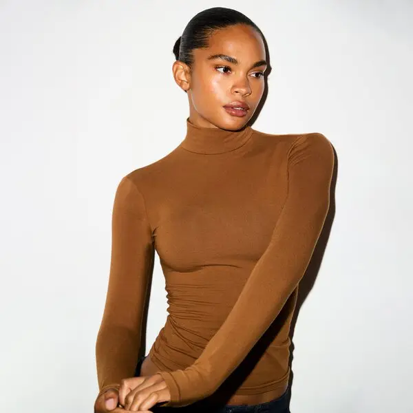 SKIMS Cotton Jersey Turtleneck - Chai