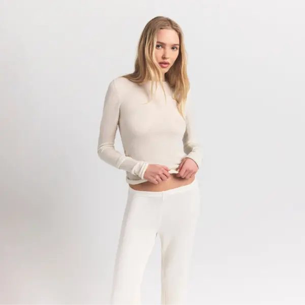 SKIMS Featherweight Cashmere Long Sleeve Top - Egret