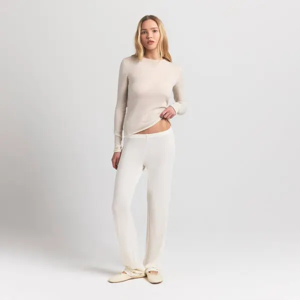 SKIMS Featherweight Cashmere Long Sleeve Top - Egret