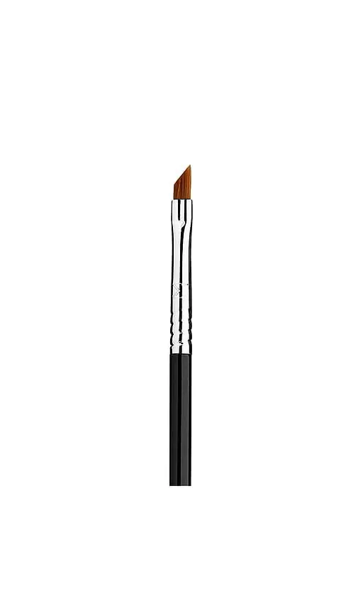 SIGMA BEAUTY E06 Winged Liner Brush