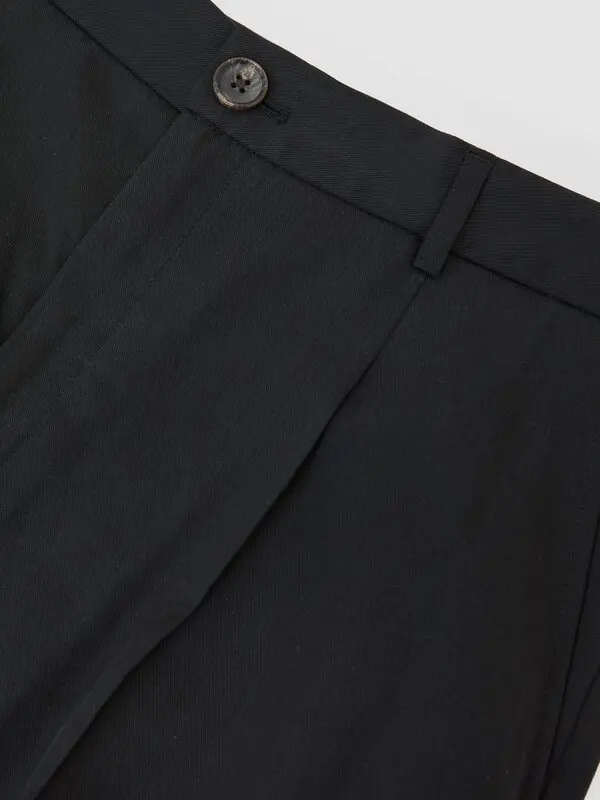 LES DEUX Twill Pleated Suiting Shorts - Black