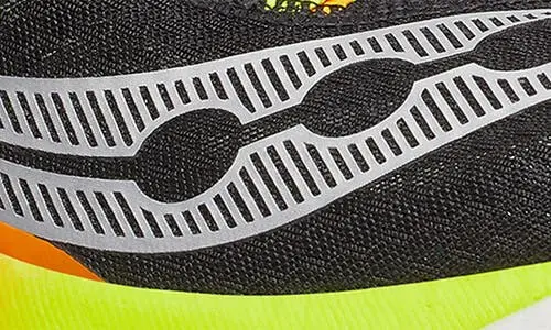 Saucony Endorphin Pro 4 Racing Shoe - Black/vo2