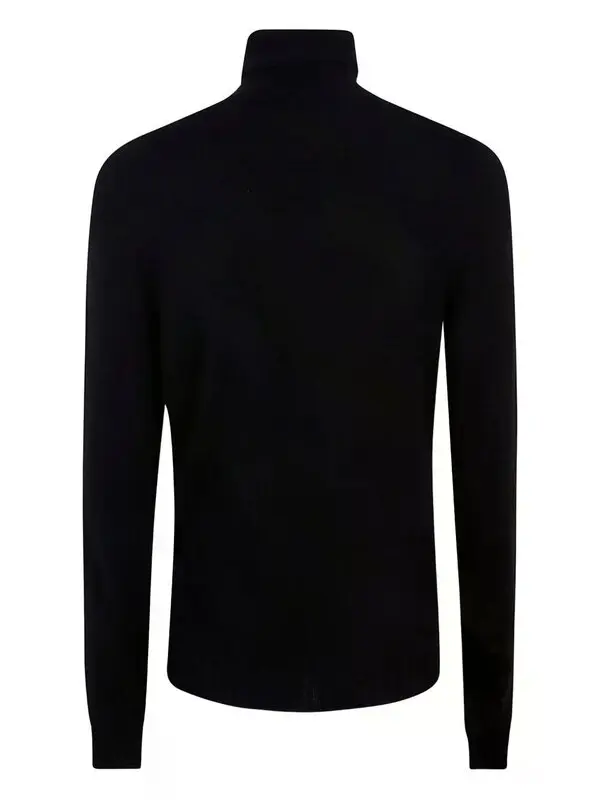 MD75 Roll-neck Top