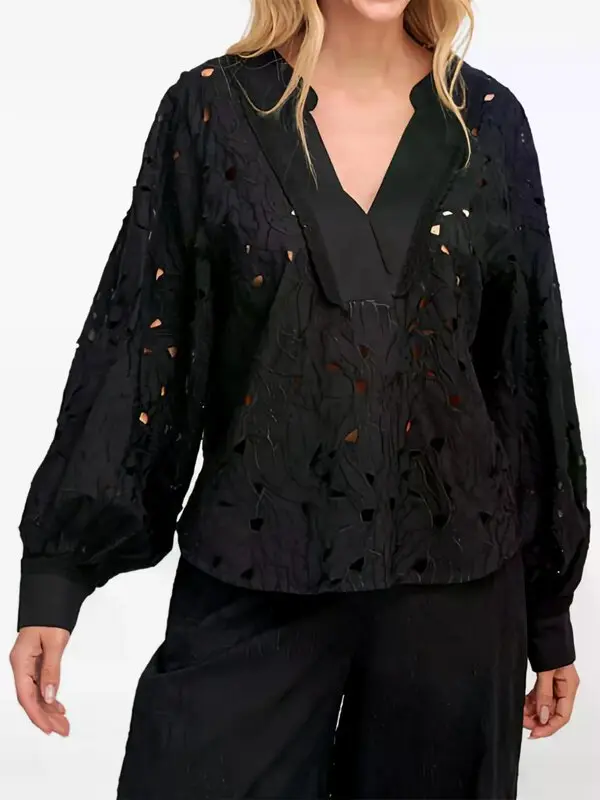 PEARL & CAVIAR Broderie Blouse