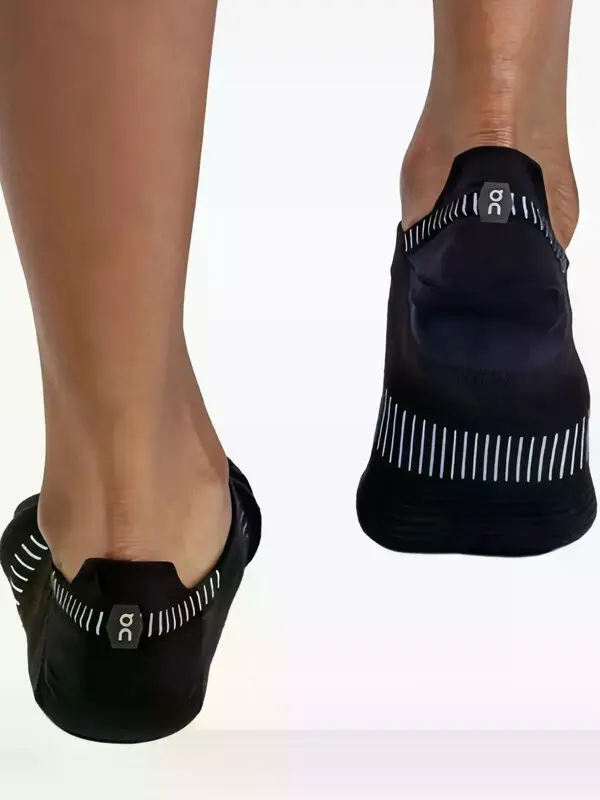 On Ultralight Low Striped Socks - Black